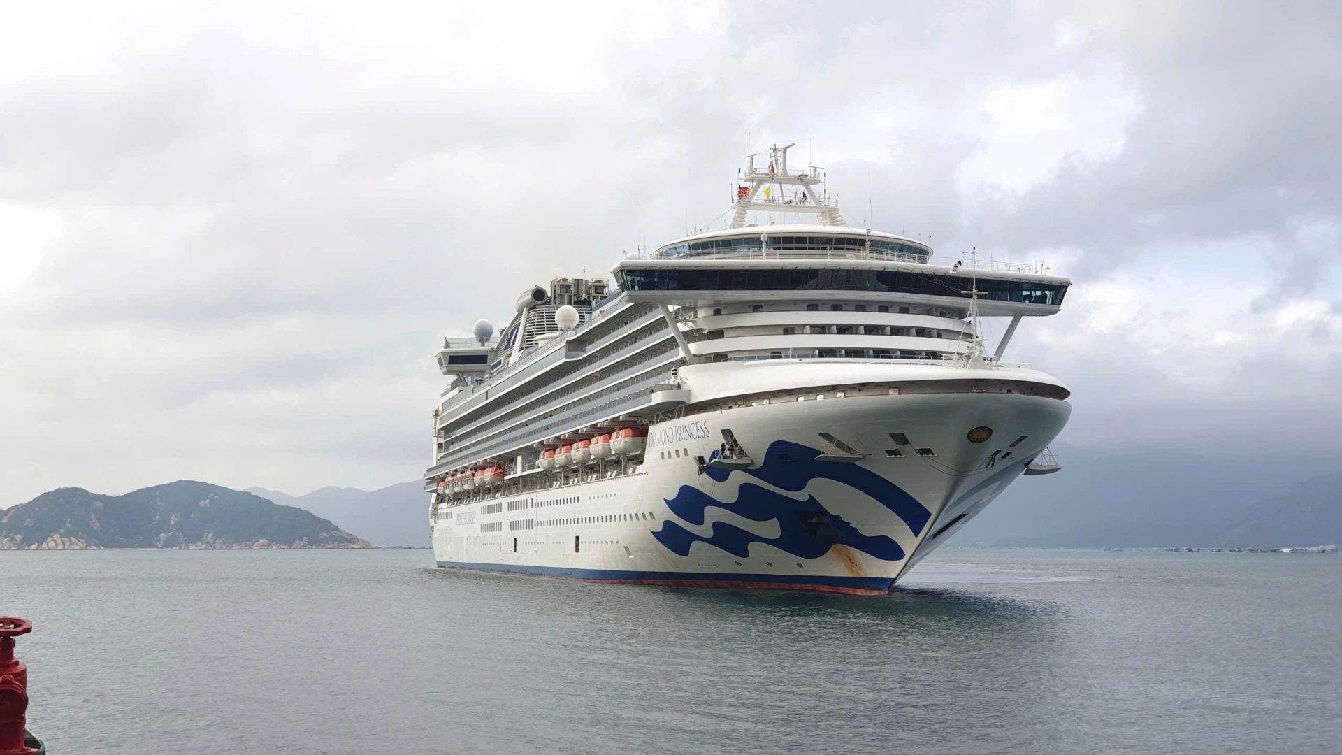 Diamond Princess cruise ship docks in Khanh Hoa - Báo Khánh Hòa điện tử