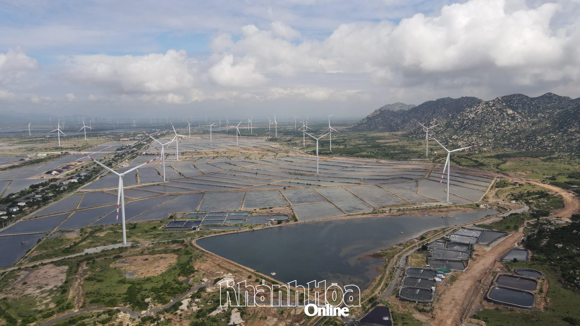 More key transportation infrastructure projects in the south - Báo ...