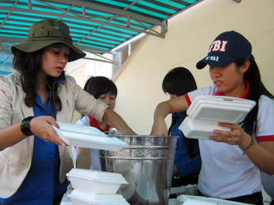 Charity rice servings for poor people - Báo Khánh Hòa điện tử