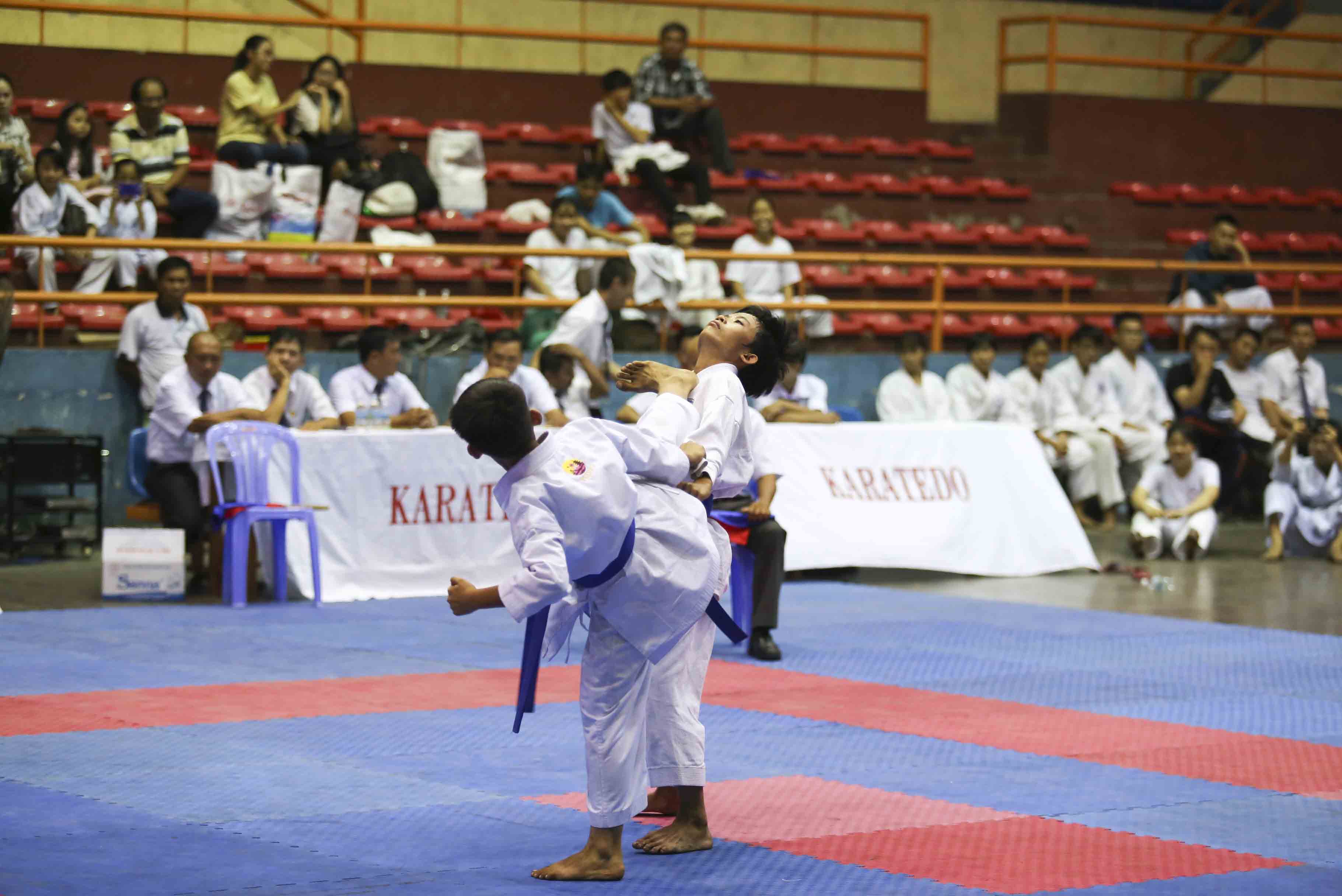 Encouraging results of district teams at Khanh Hoa's karate contest for ...