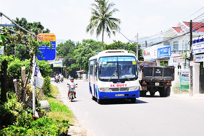 Awaiting bids on bus routes No. 7, 8 service - Báo Khánh Hòa điện tử